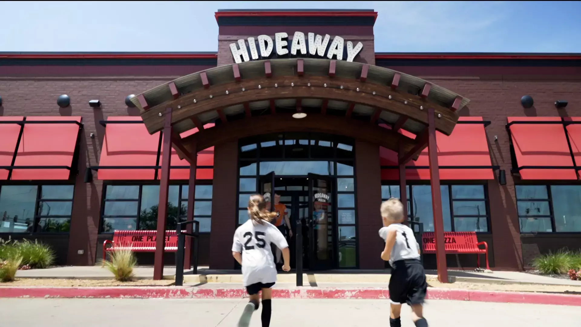 Hideaway pizza near me store